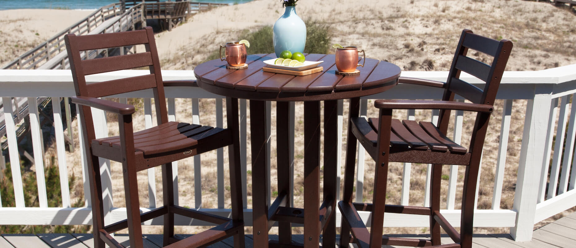 Al Fresco Dining: A Guide to Creating an Outdoor Bar Table Setup - HeckHome